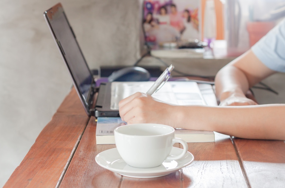 Pros Cons Of Hiring A Real Estate Virtual Assistant pros-cons-of-hiring-a-real-estate-virtual-assistant